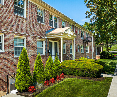Fairway Gardens Apartments in Bloomfield NJ | Official Website